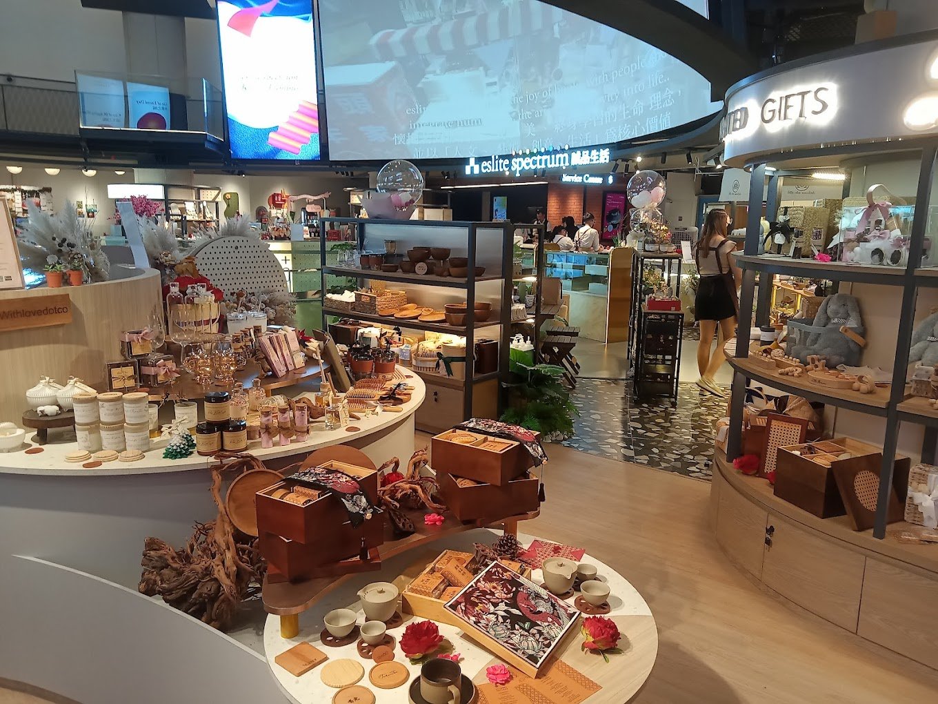 Eslite Spectrum, The Starhill: Taiwan Lifestyle & Bookstore